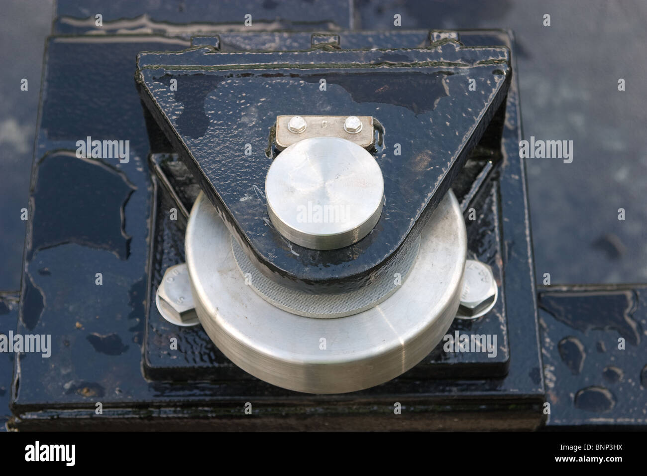 roller new sluice gate river flood defence Stock Photo - Alamy
