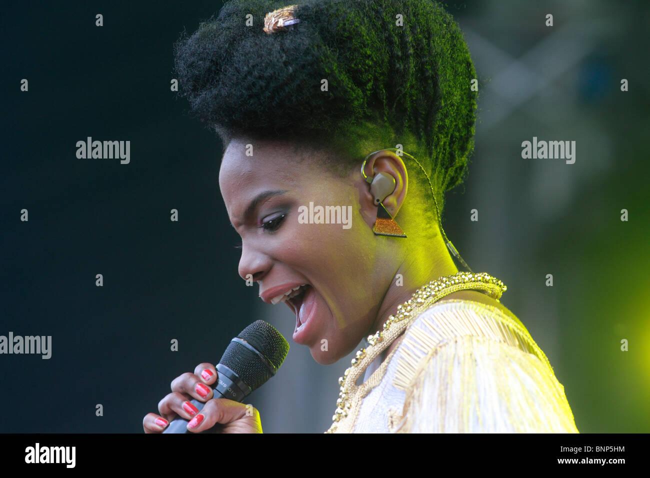 Noisettes - singer and bassist Shingai Shoniwa The Splendour Festival ...