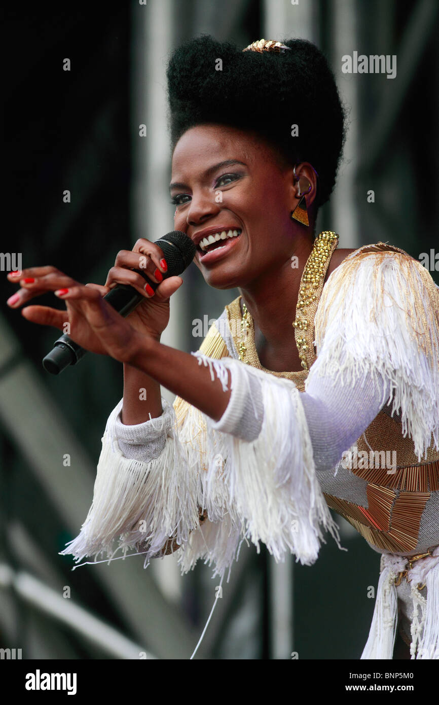 Noisettes - singer and bassist Shingai Shoniwa The Splendour Festival ...