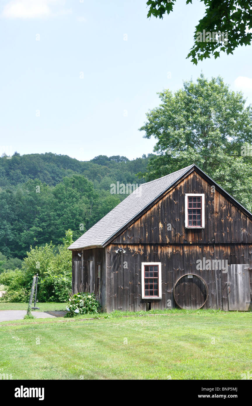 Old farm barn, Historic Deerfield, Massachusetts, USA Stock Photo - Alamy