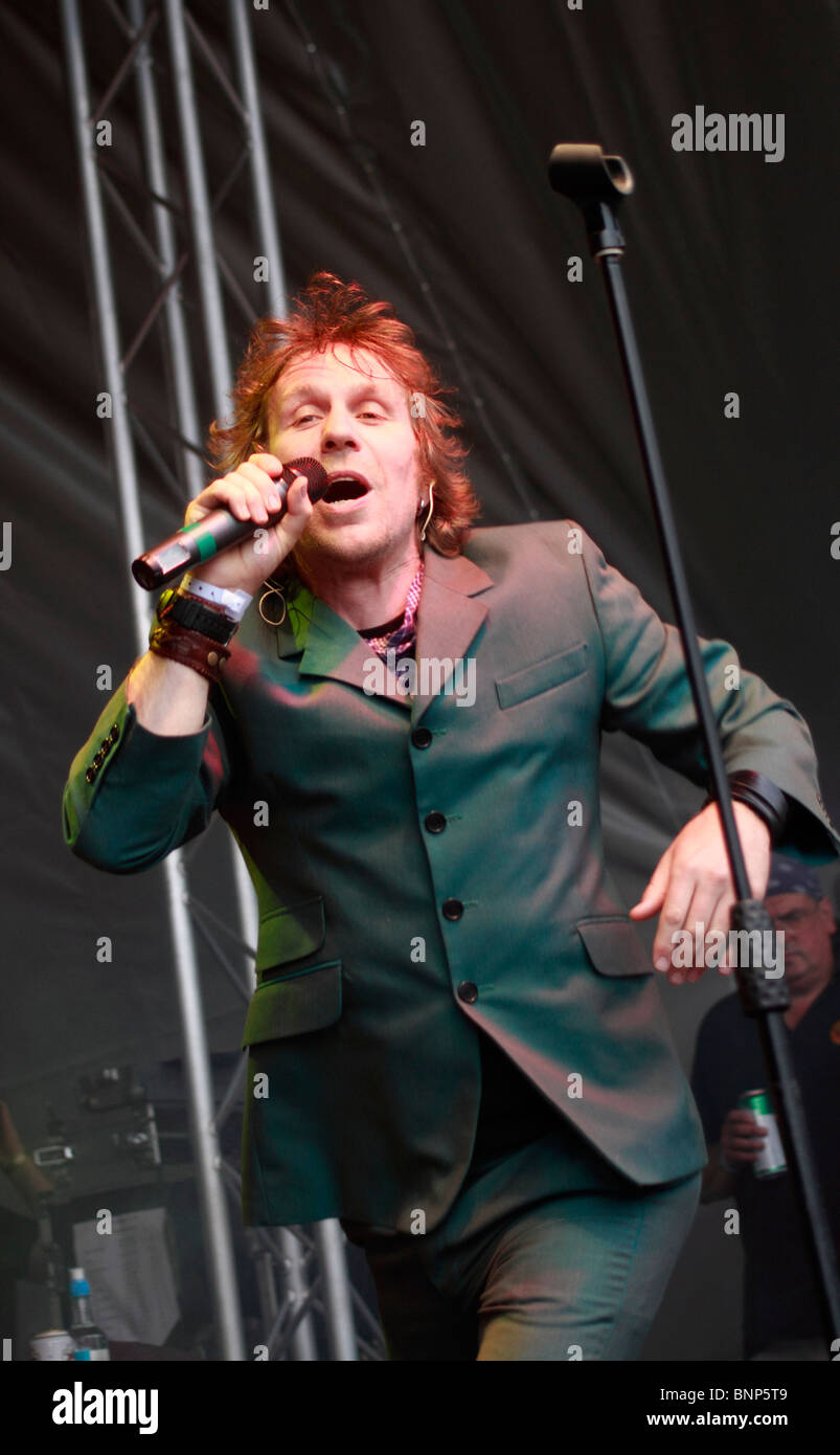 Tony Wright – Vocals Terrorvision at the Splendour Festival in ...