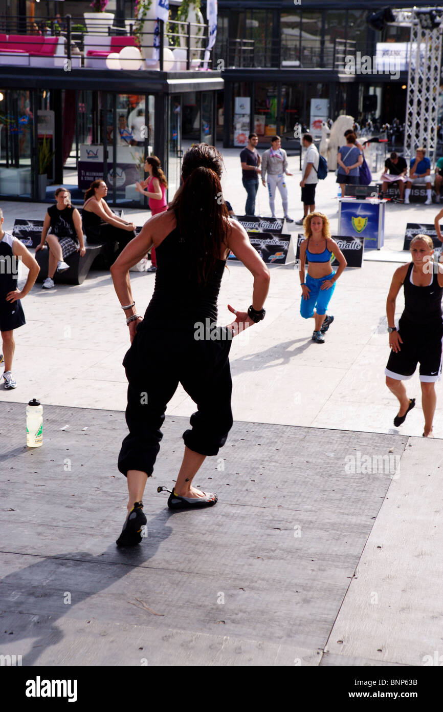 Fitness aerobics gym class outdoor woman body day Stock Photo - Alamy
