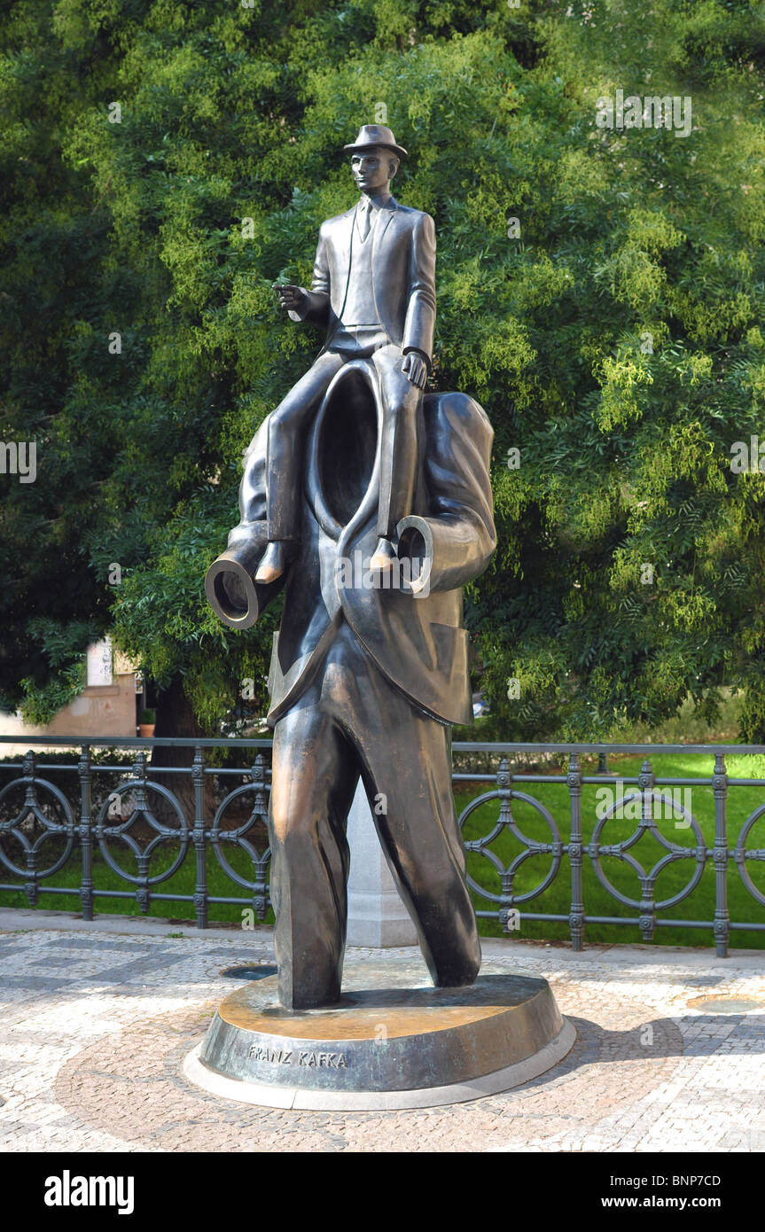 Franz kafka statue hi-res stock photography and images - Alamy