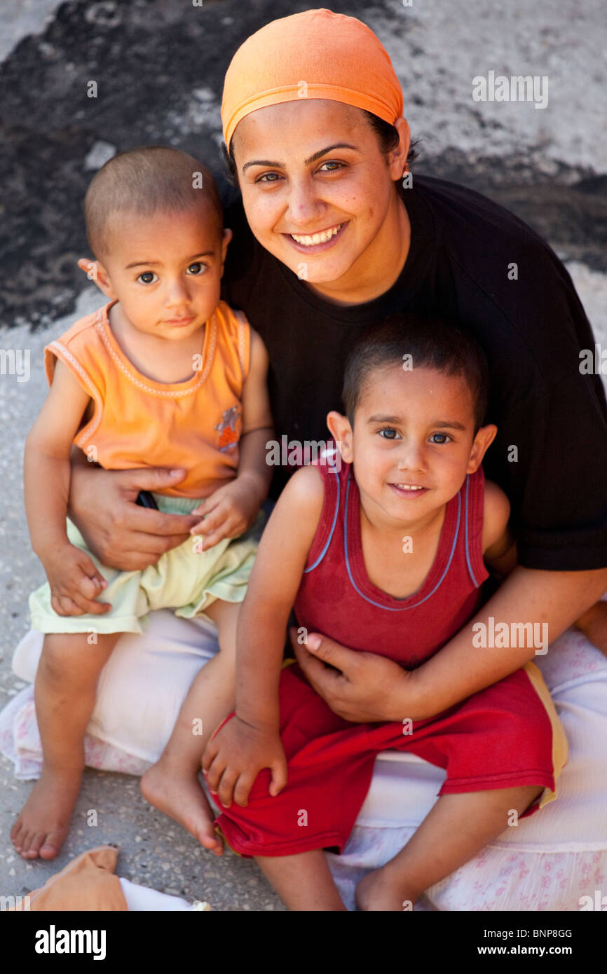 Kurdish mother and children in Diyarbakir, Turkey Stock Photo - Alamy