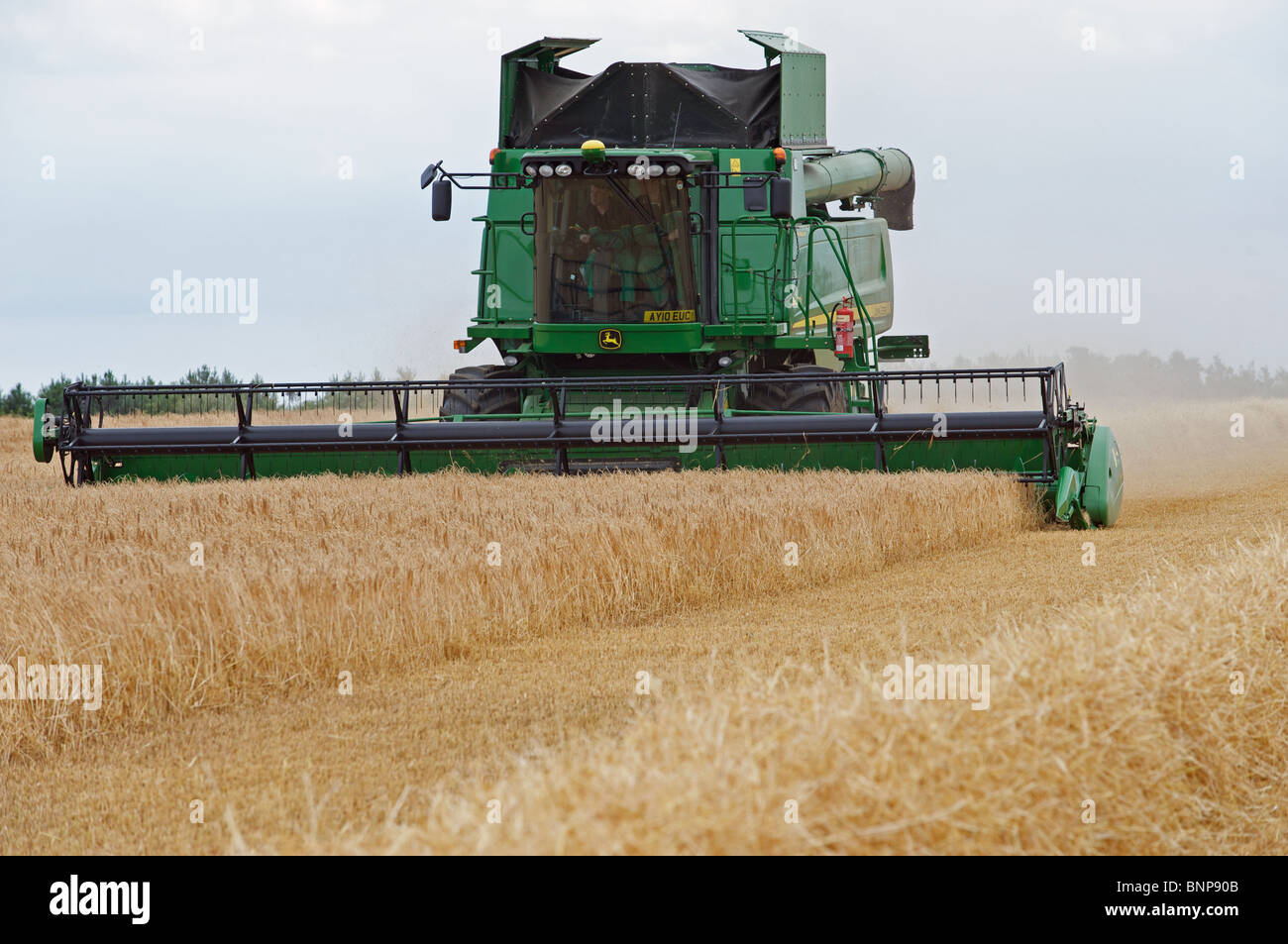 John deere s690i hi-res stock photography and images - Alamy