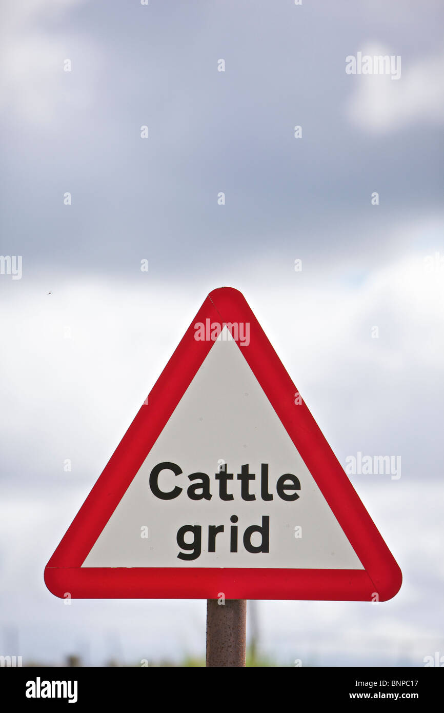 Road sign warning cattle grid hi-res stock photography and images - Alamy