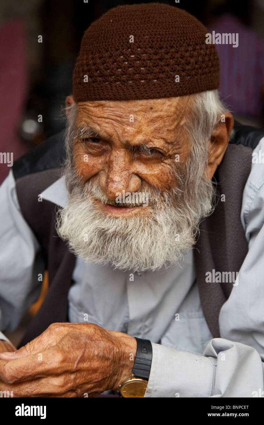Old turkish man hi-res stock photography and images - Alamy