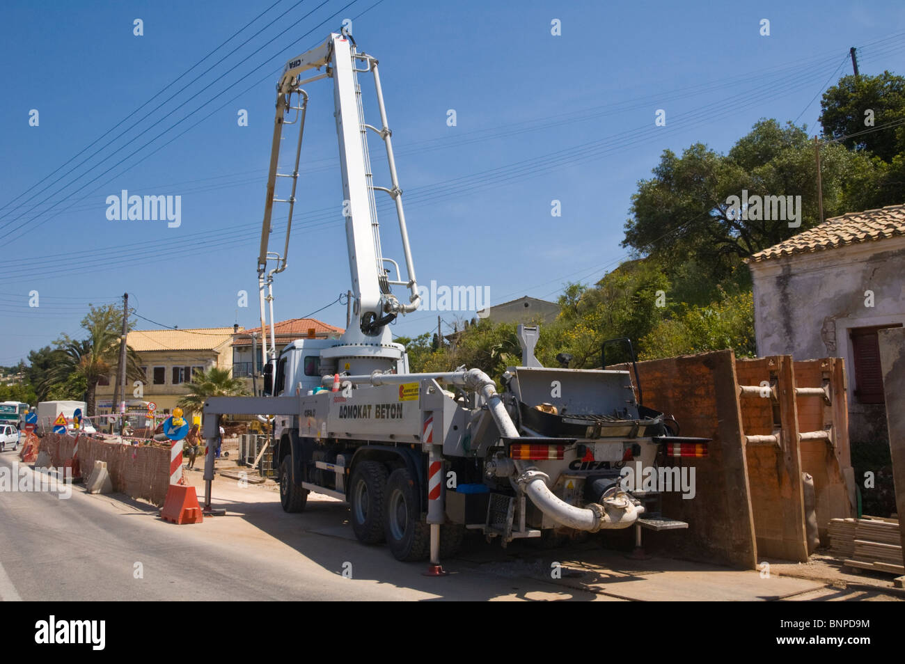 Concrete pumping hi-res stock photography and images - Alamy
