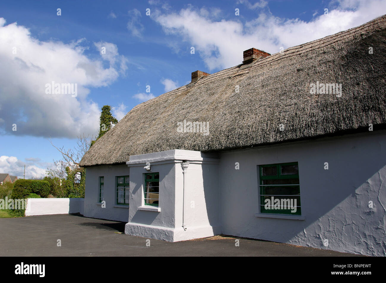 Ireland, Waterford, Killeen village, Hayes Bar in attractive thatched ...