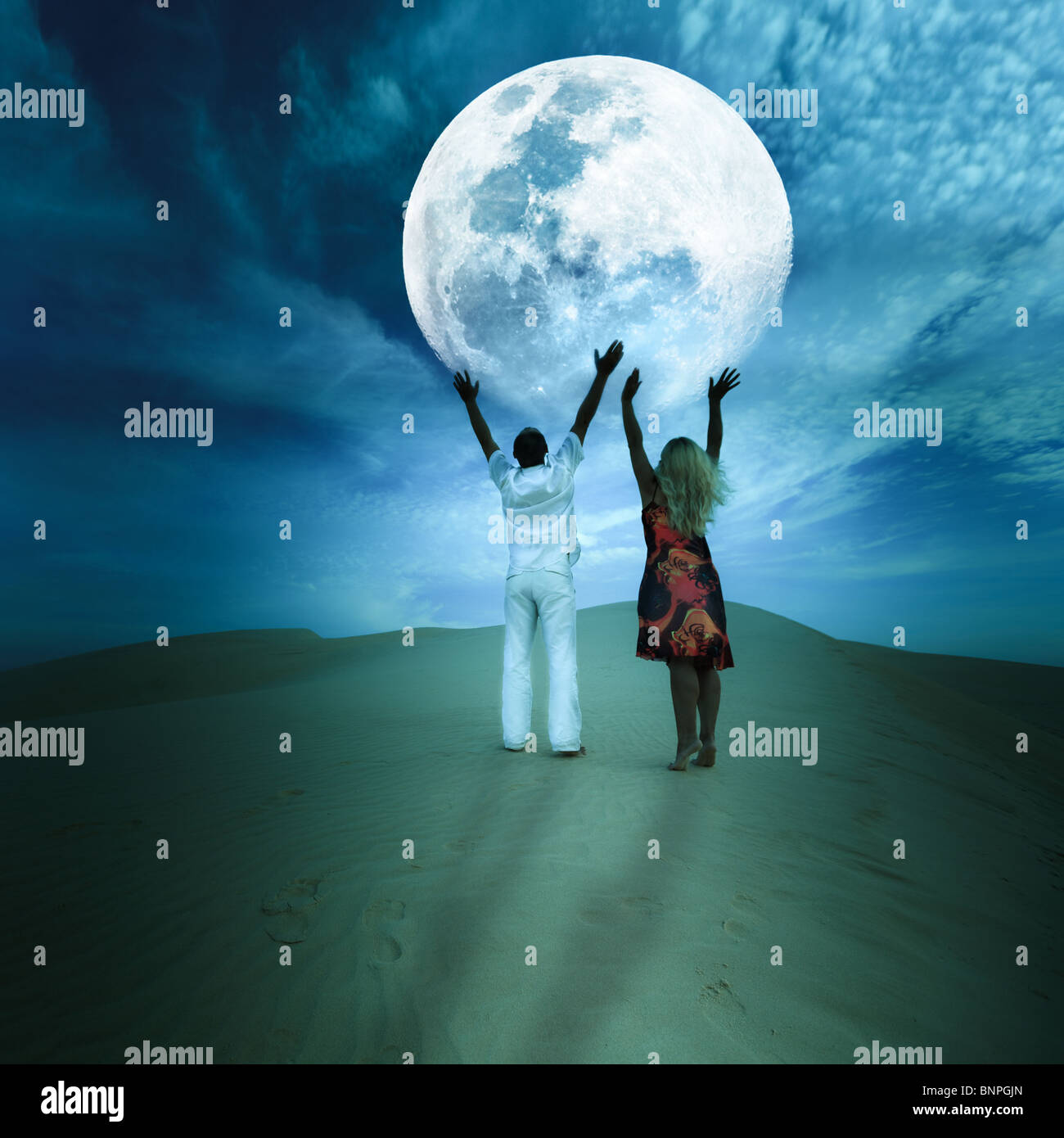 Couple romantic man woman moon hi-res stock photography and images - Alamy