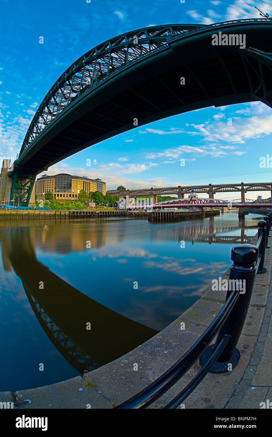 England, Newcastle upon Tyne, The Tyne Bridge. The iconic Tyne Bridge ...