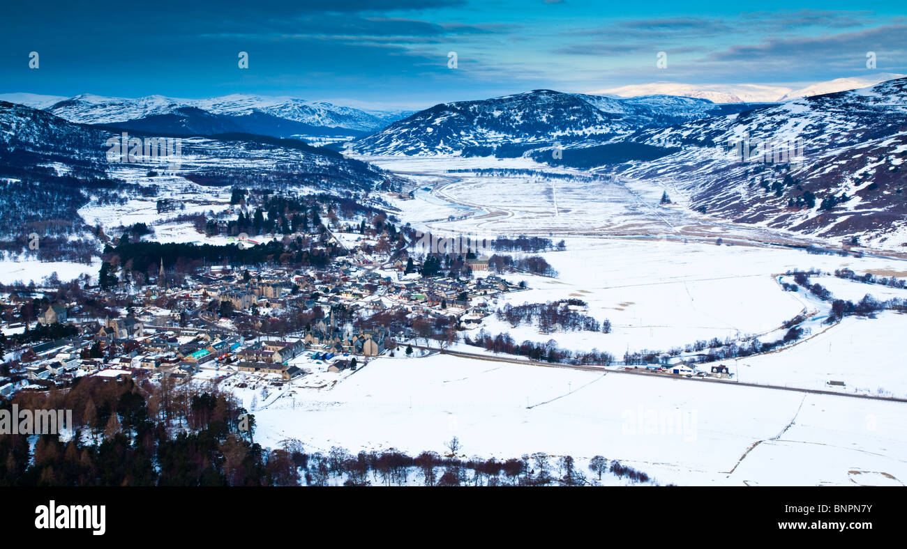 Braemar scotland village hi-res stock photography and images - Alamy