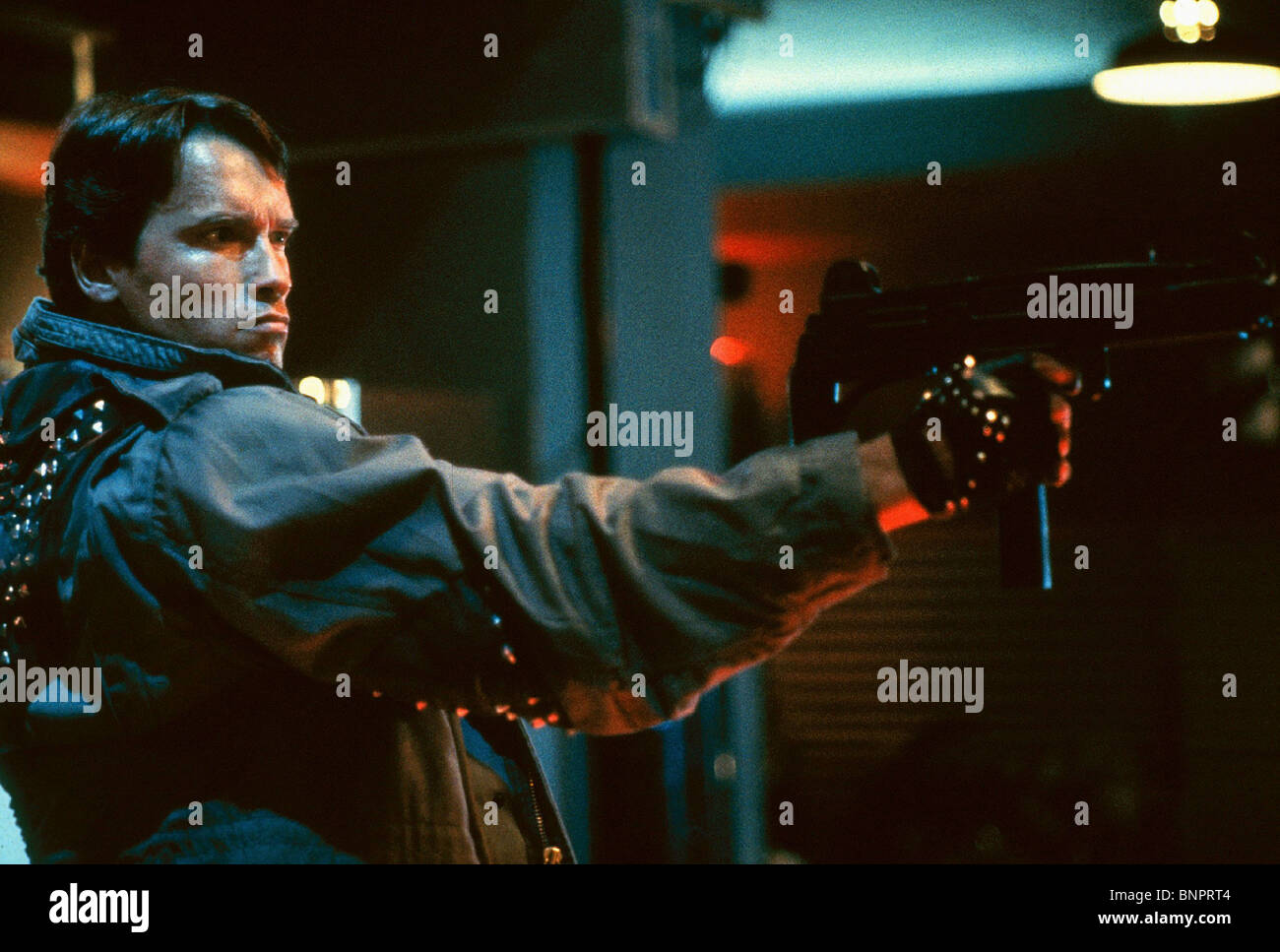 Arnold Schwarzenegger Terminator 1984 Directed Stock Photos & Arnold ...