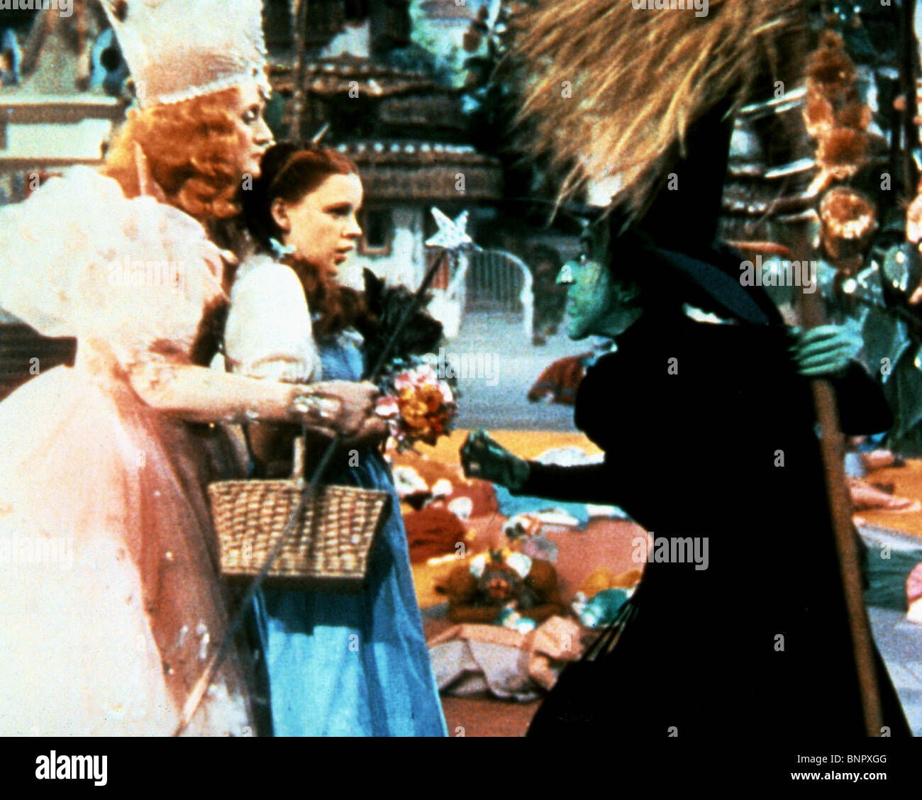 BILLY BURKE, JUDY GARLAND, MARGARET HAMILTON, THE WIZARD OF OZ, 1939 ...