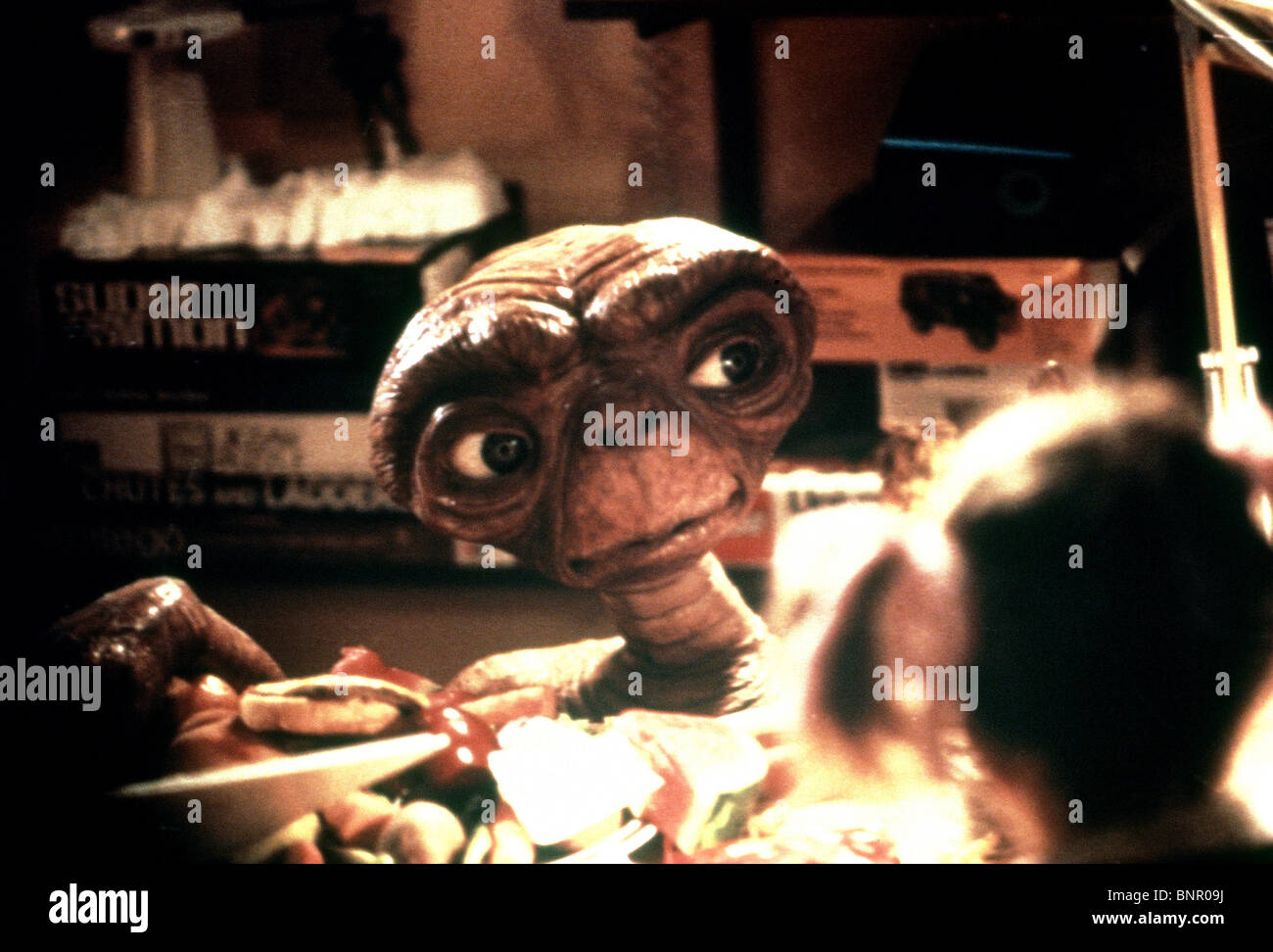 Alien E T Extra Terrestrial 1982 High Resolution Stock Photography and ...