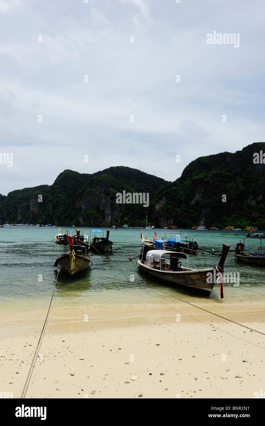 fishing boats in ton sai bay , koh phi phi don , koh phi phi ( phi phi ...
