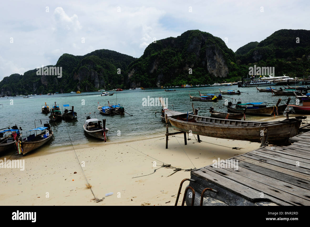 fishing boats in ton sai bay , koh phi phi don , koh phi phi ( phi phi ...