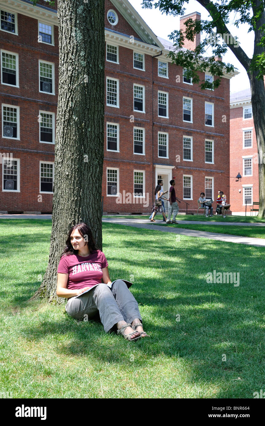 Female harvard student harvard university hi-res stock photography and ...