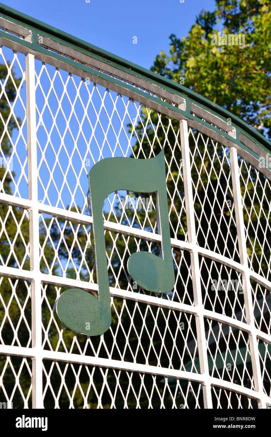 Gate of Elvis Presley's house (Graceland) in Memphis, Tennessee, USA ...