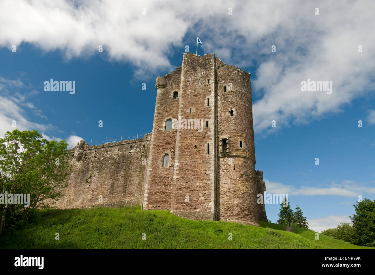 Doune castle scotland great hall hi-res stock photography and images ...