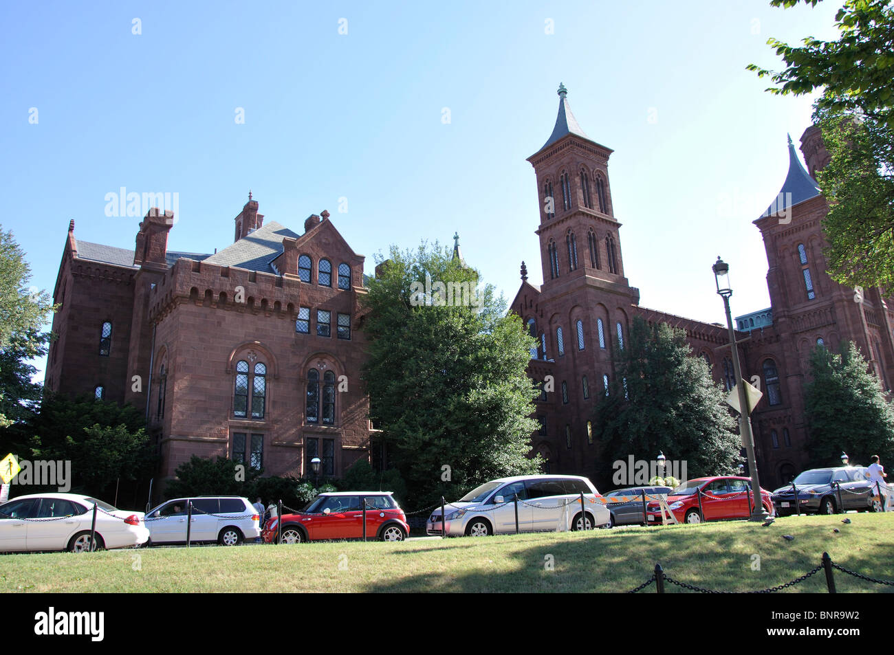 The Smithsonian Castle ( Smithsonian Institution ), Washington DC, USA ...