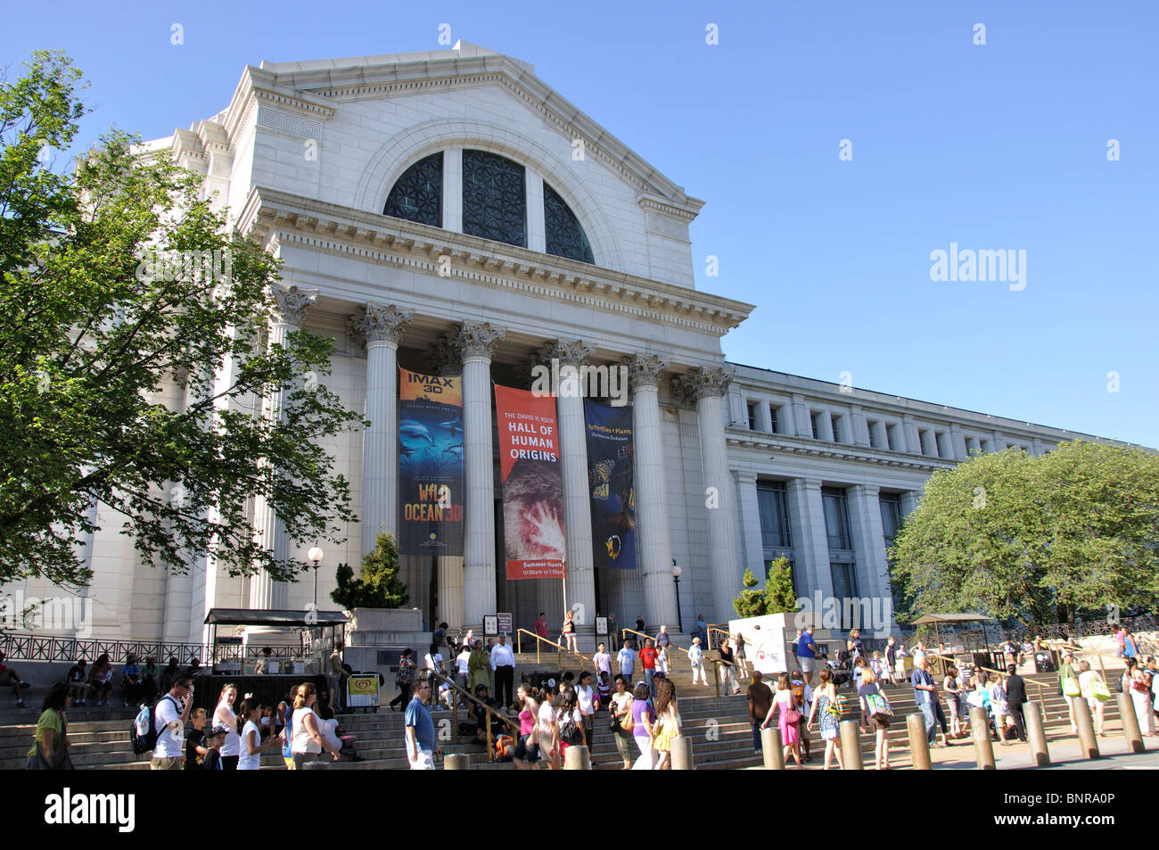 Natural history museum dc entrance hi-res stock photography and images ...