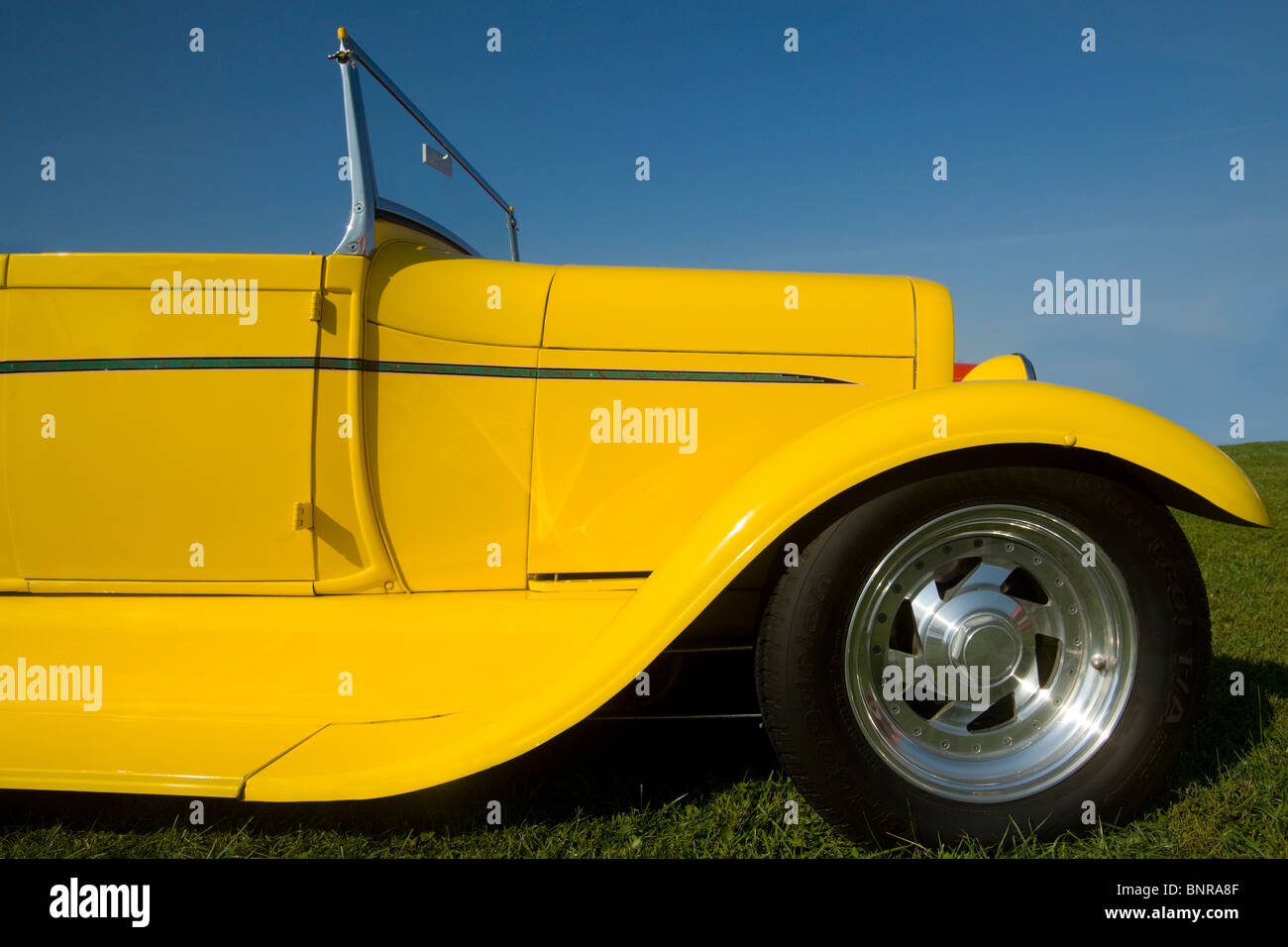 Yellow hot rod detail hi-res stock photography and images - Alamy