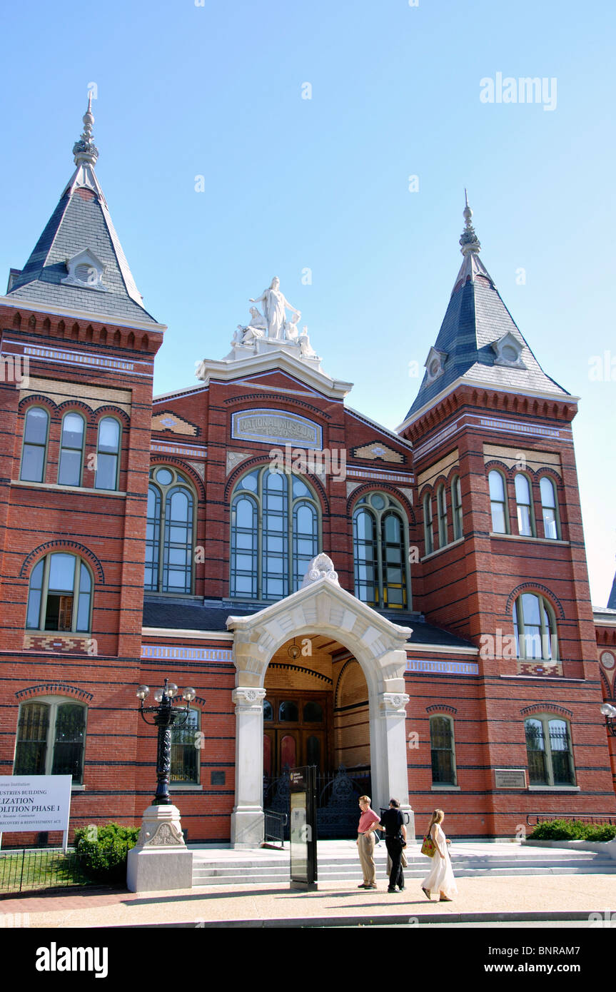 The Smithsonian Castle ( Smithsonian Institution ), Washington DC, USA ...