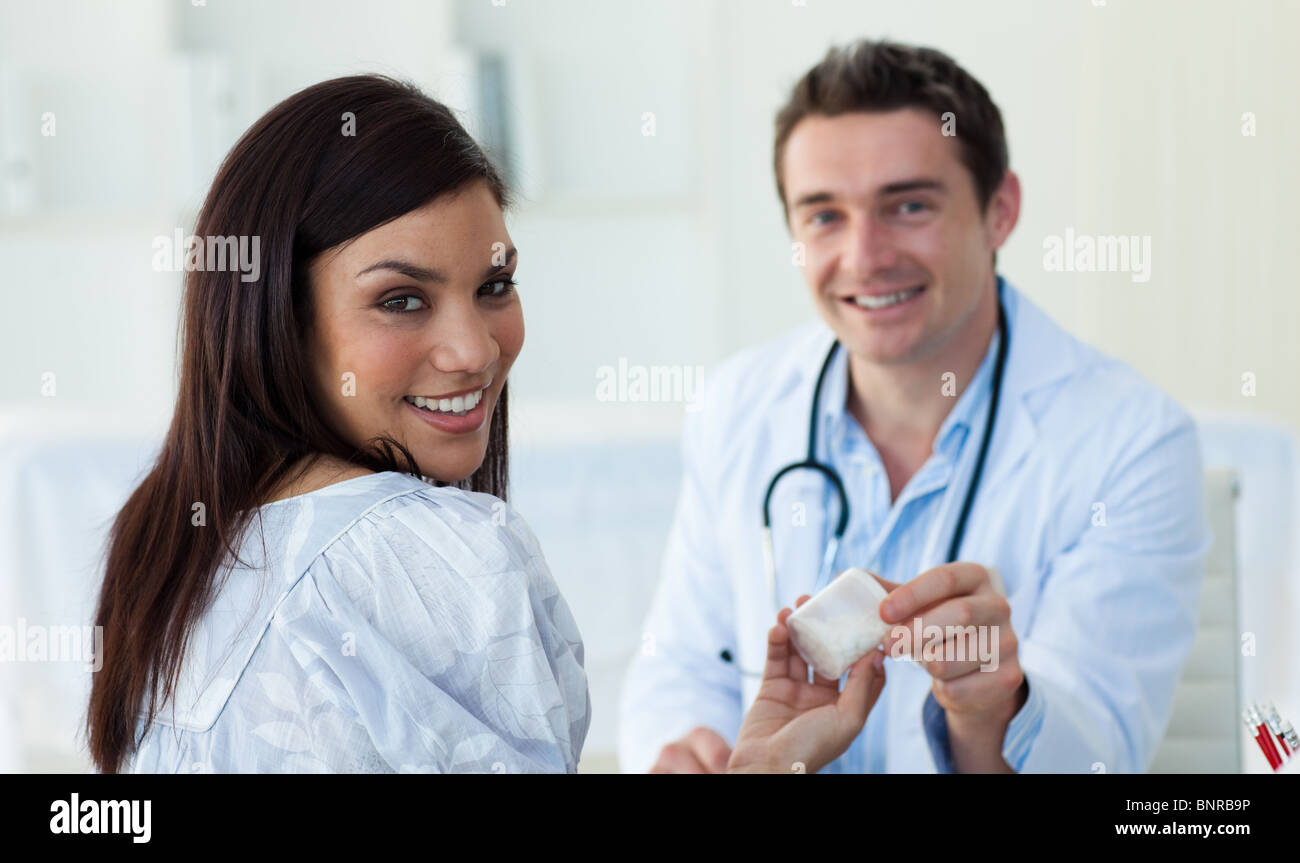 Doctor patient consultation hi-res stock photography and images - Alamy