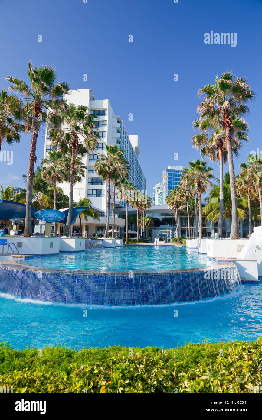 The pool area of the Caribe Hilton resort in San Juan, Puerto Rico ...