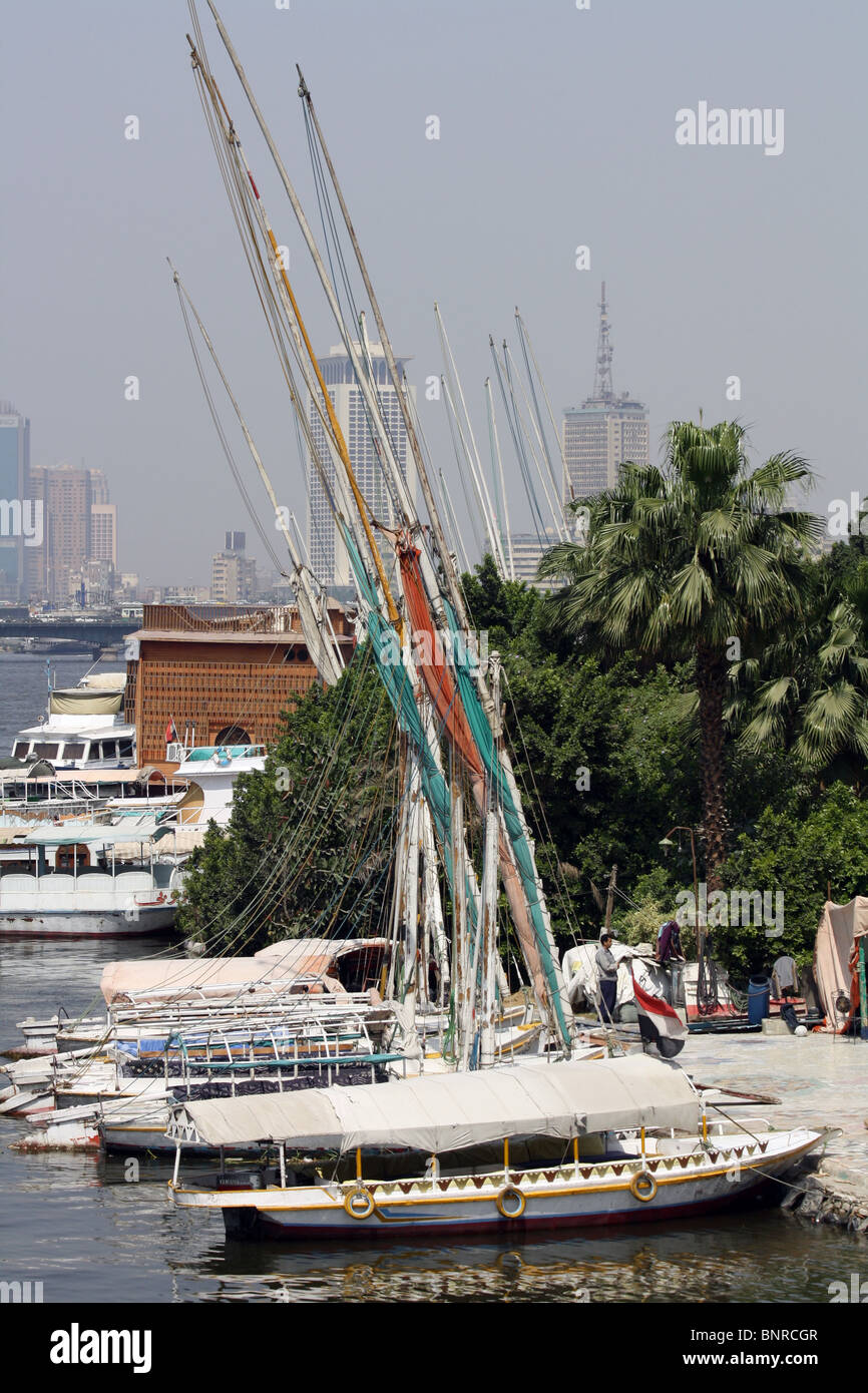 Ancient egyptian boats hi-res stock photography and images - Alamy