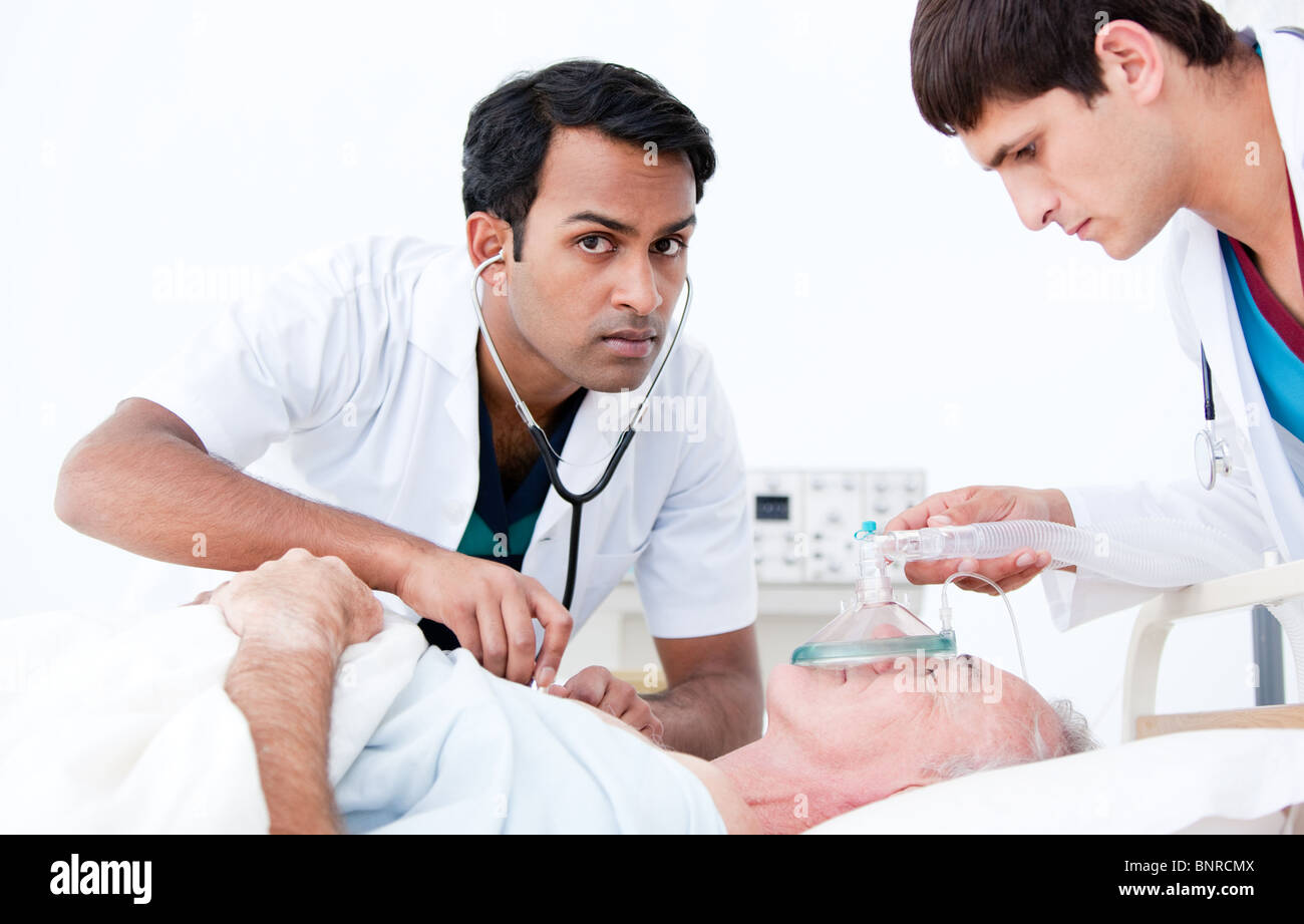 Resuscitating a patient hi-res stock photography and images - Alamy