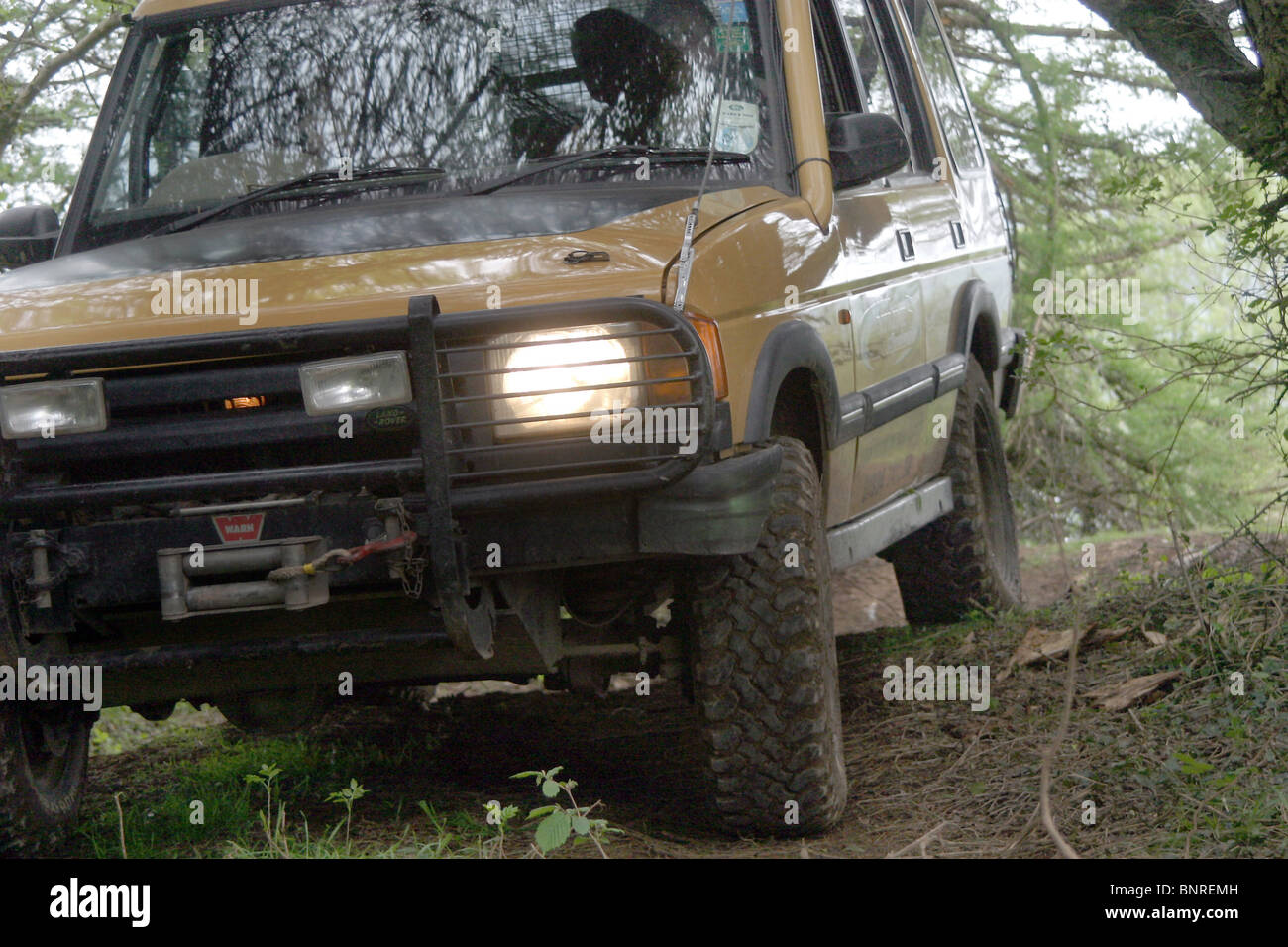 Land Rover Discovery driving off road Stock Photo - Alamy