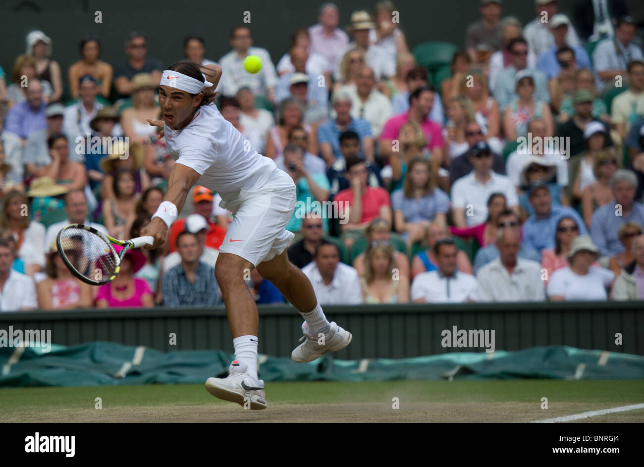 July 02 2010: Men's semi-finals. Rafael Nadal ESP (2) v Andy Murray GBR ...