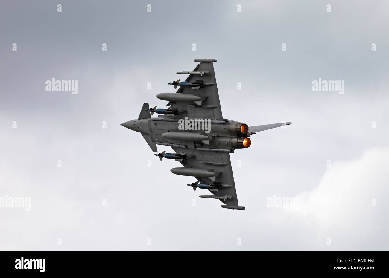 Farnborough BAE Systems Eurofighter Typhoon full weapons load re-heat ...