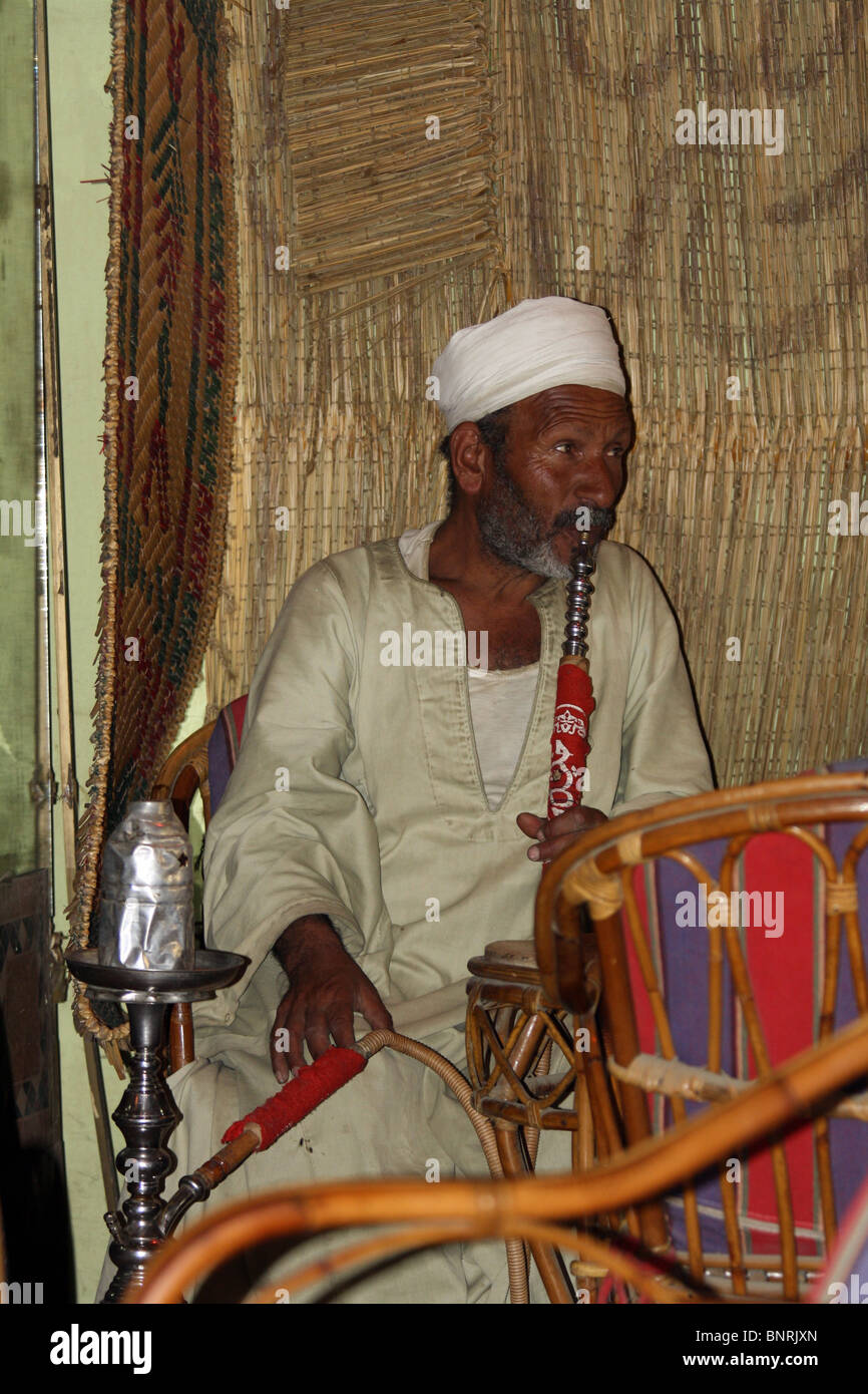 Arab smoking shisha pipe hi-res stock photography and images - Alamy