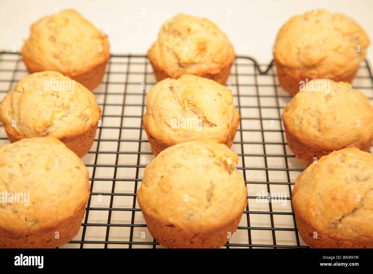 muffins cooling on a baking rack Stock Photo - Alamy