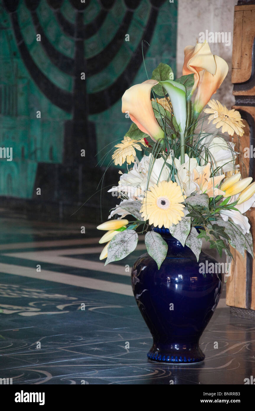 Beautiful flowers in vase Stock Photo - Alamy