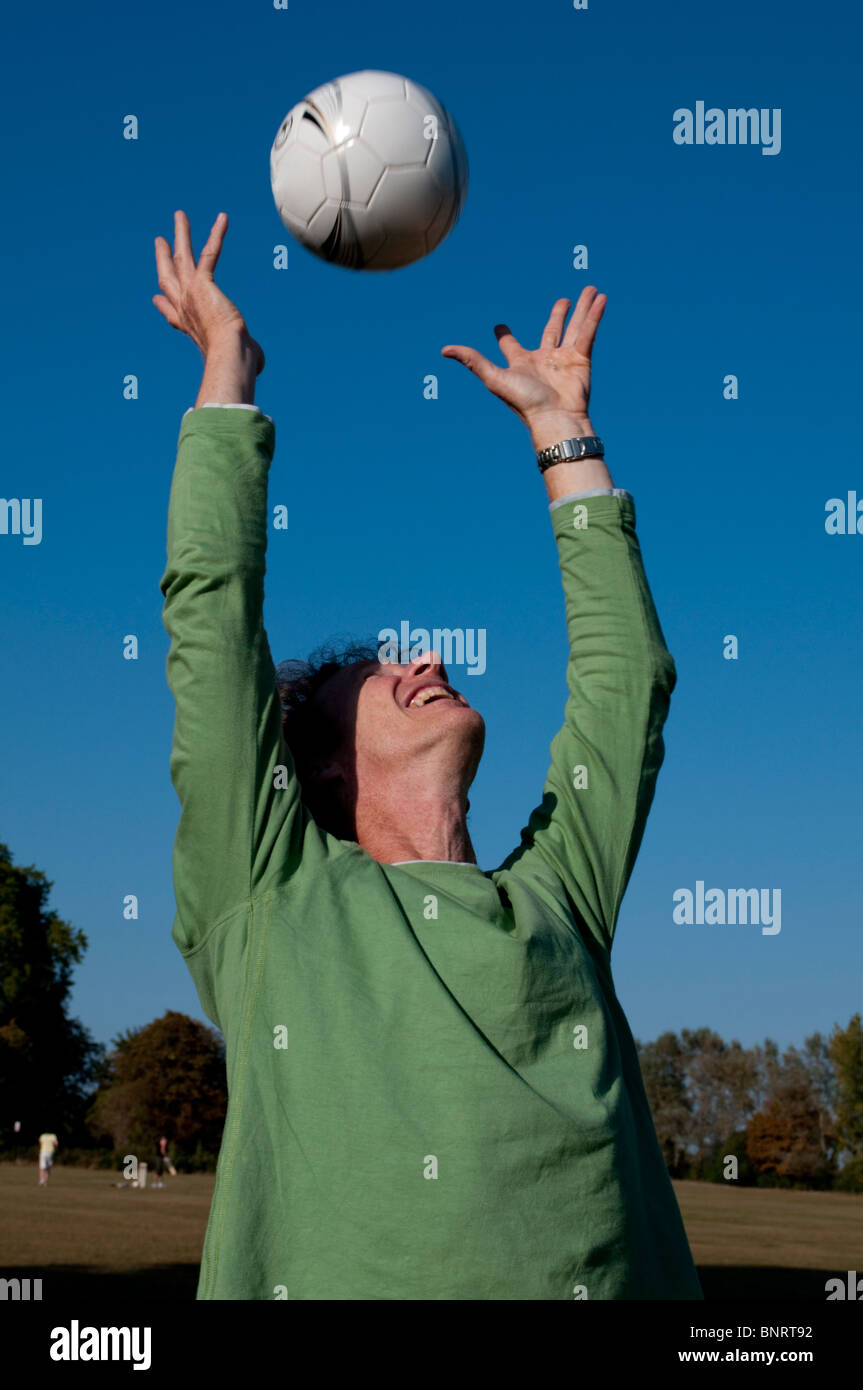 man football throwing Stock Photo - Alamy