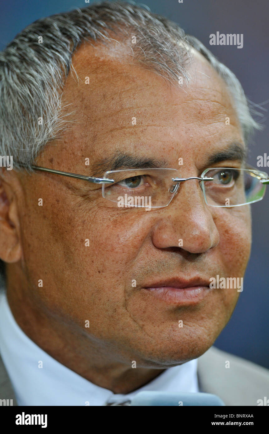 Felix Magath, manager of german Bundesliga FC Club Schalke 04 Stock ...