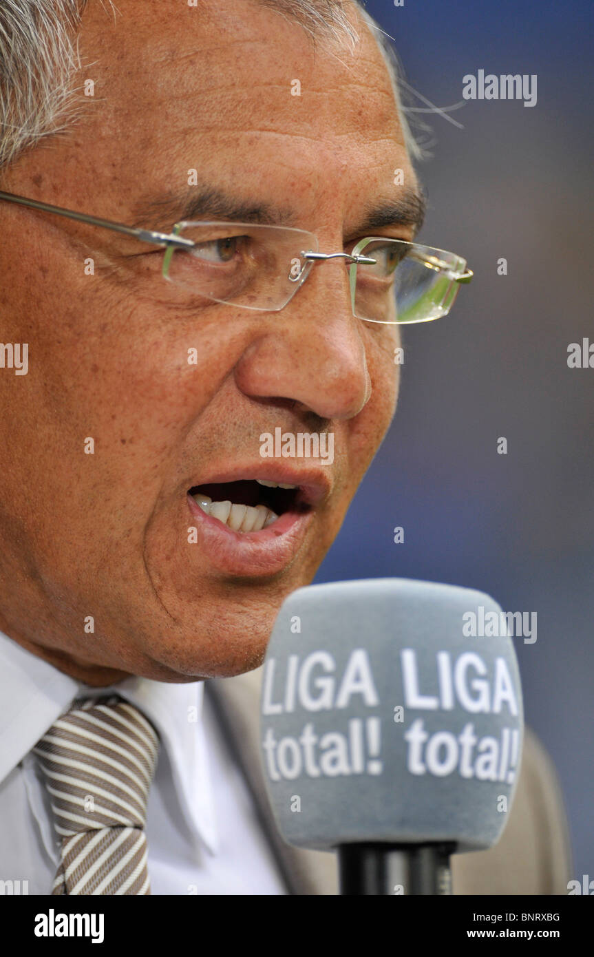 Felix Magath, manager of german Bundesliga FC Club Schalke 04 Stock ...