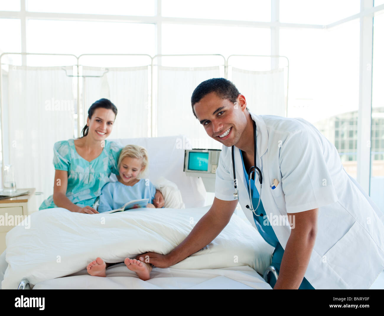 Little sick boy smiling camera hi-res stock photography and images - Alamy