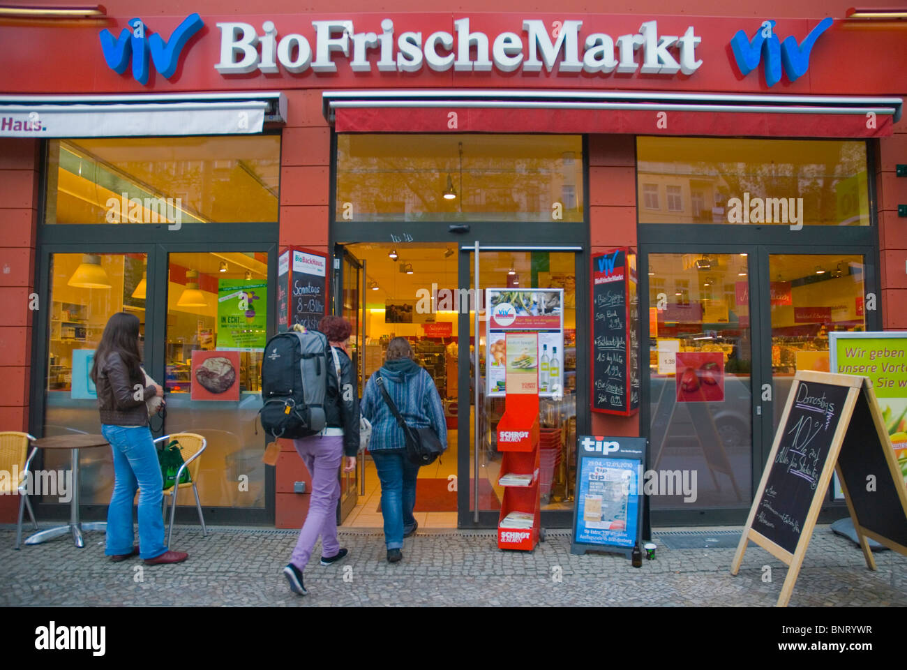 Eastern european food shop store hi-res stock photography and images ...