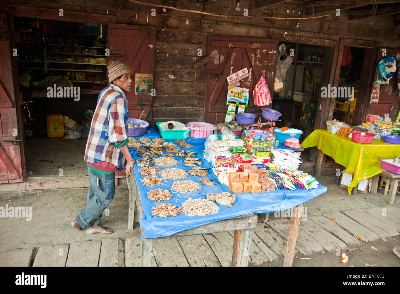 African market stall food village hi-res stock photography and images ...