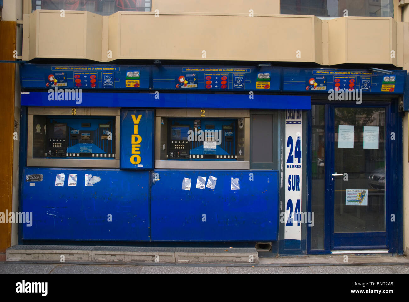 Dvd rental store hi-res stock photography and images - Alamy