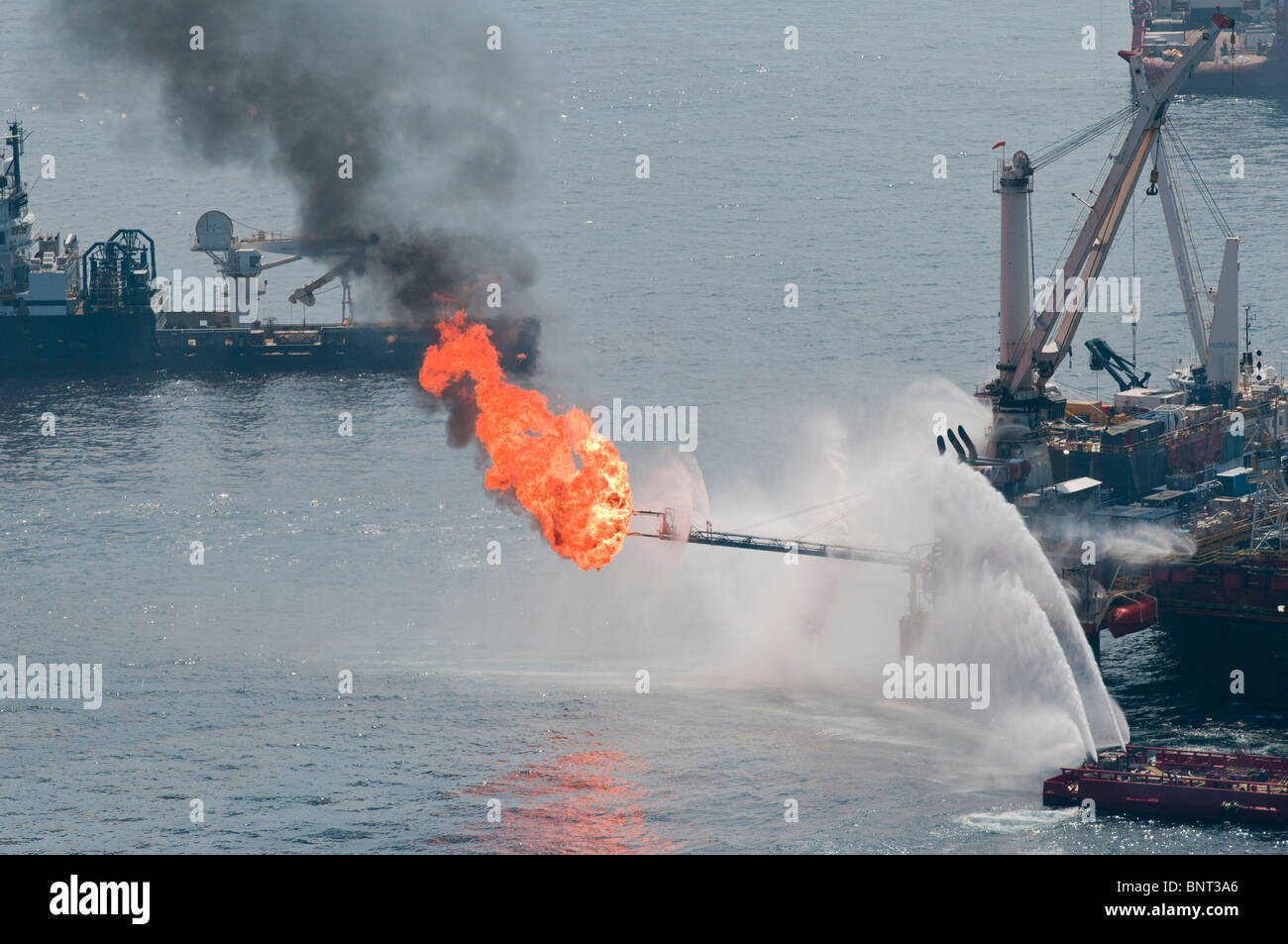 Helix Q4000 burning oil at the MC252 (Mississippi Canyon Block 252 ...