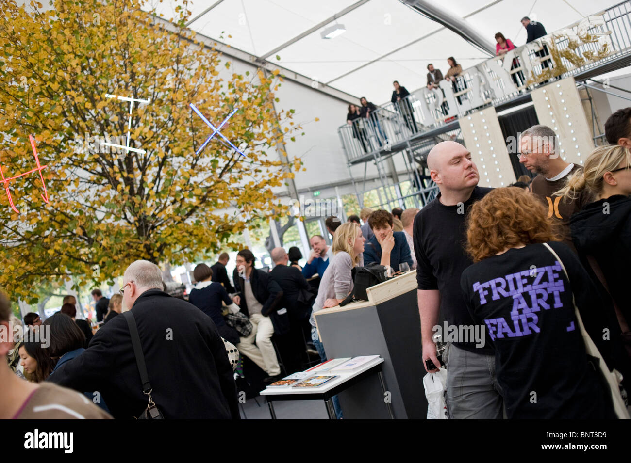 Frieze london art show hi-res stock photography and images - Alamy