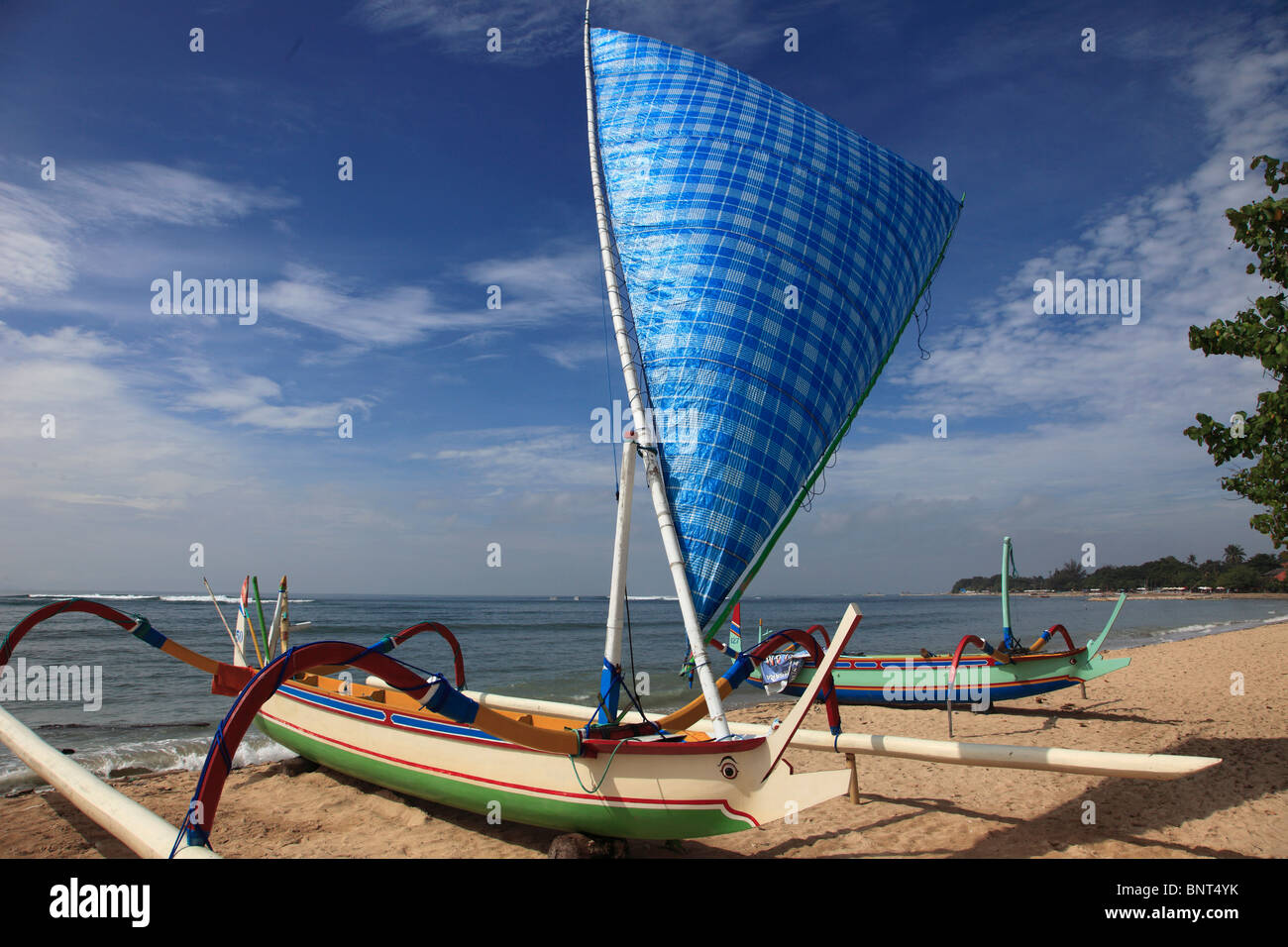 Traditional boat jukung bali hi-res stock photography and images - Alamy