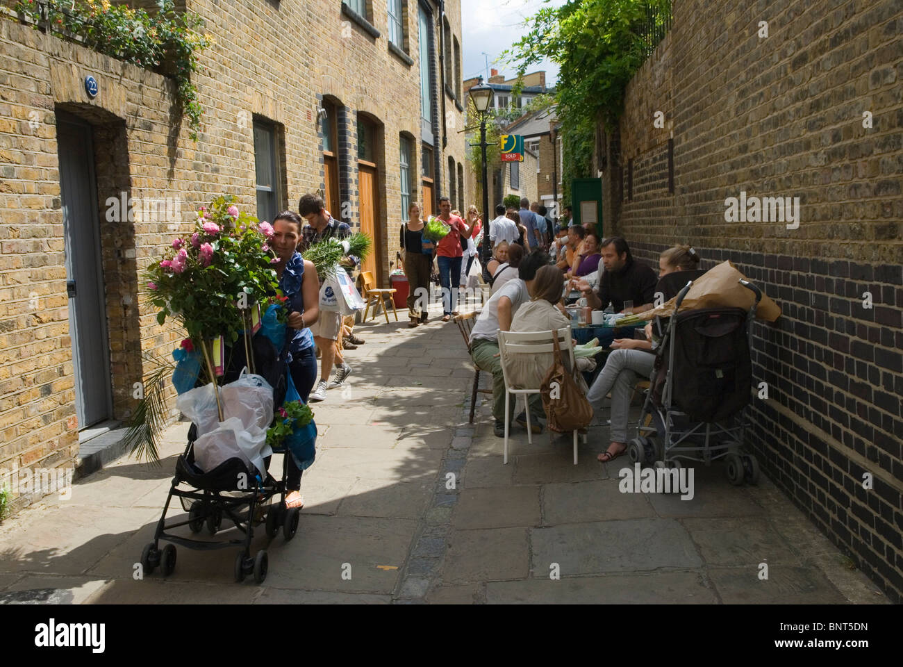Columbia Road Sunday Flower Market East London Uk. A street off the ...