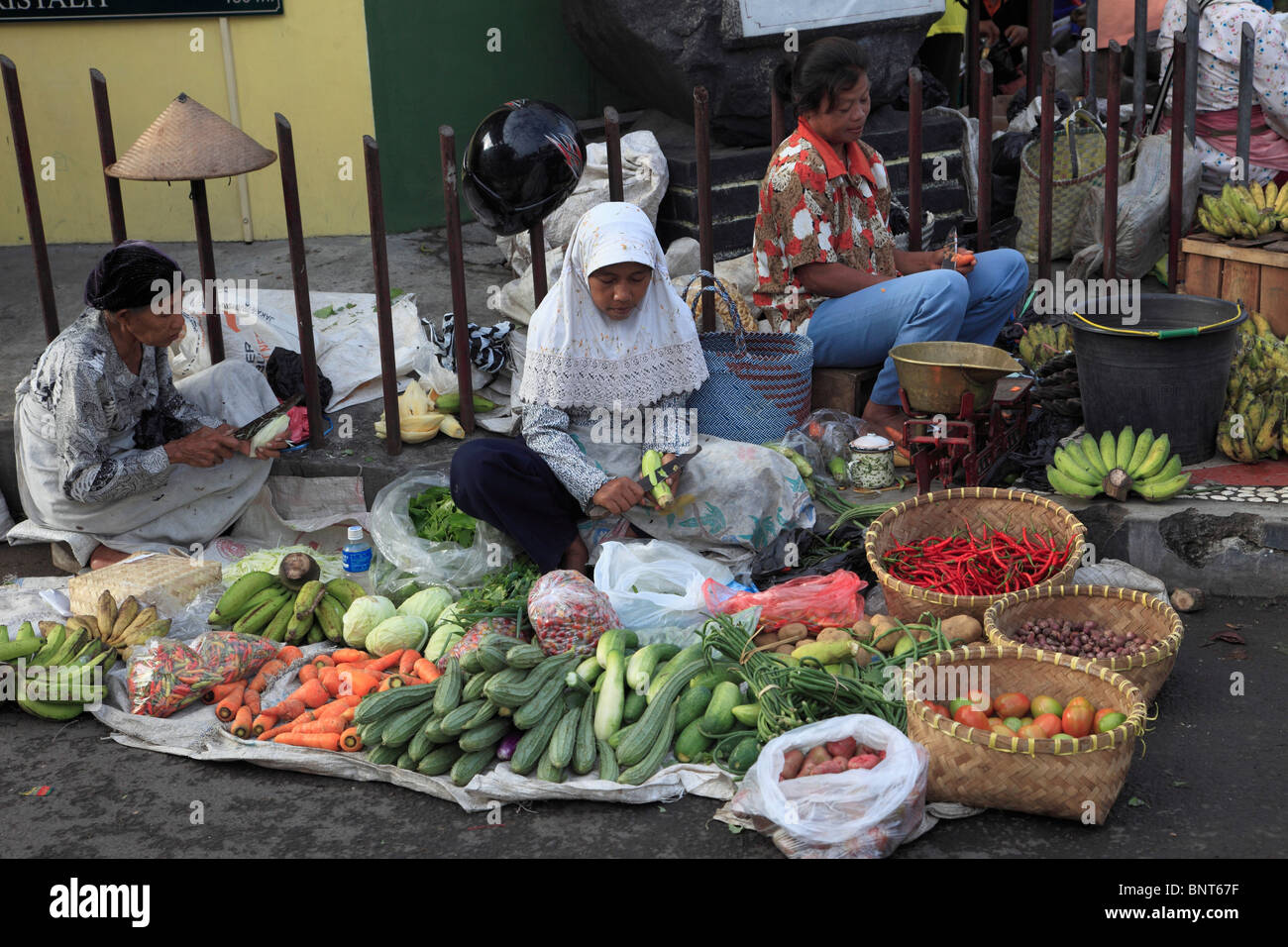Indonesia; Java; Yogyakarta; market, people Stock Photo - Alamy